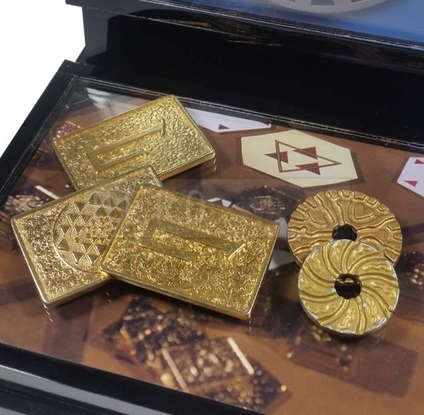 Battlestar Galactica Cubits and Chip Display - HeroProp.com