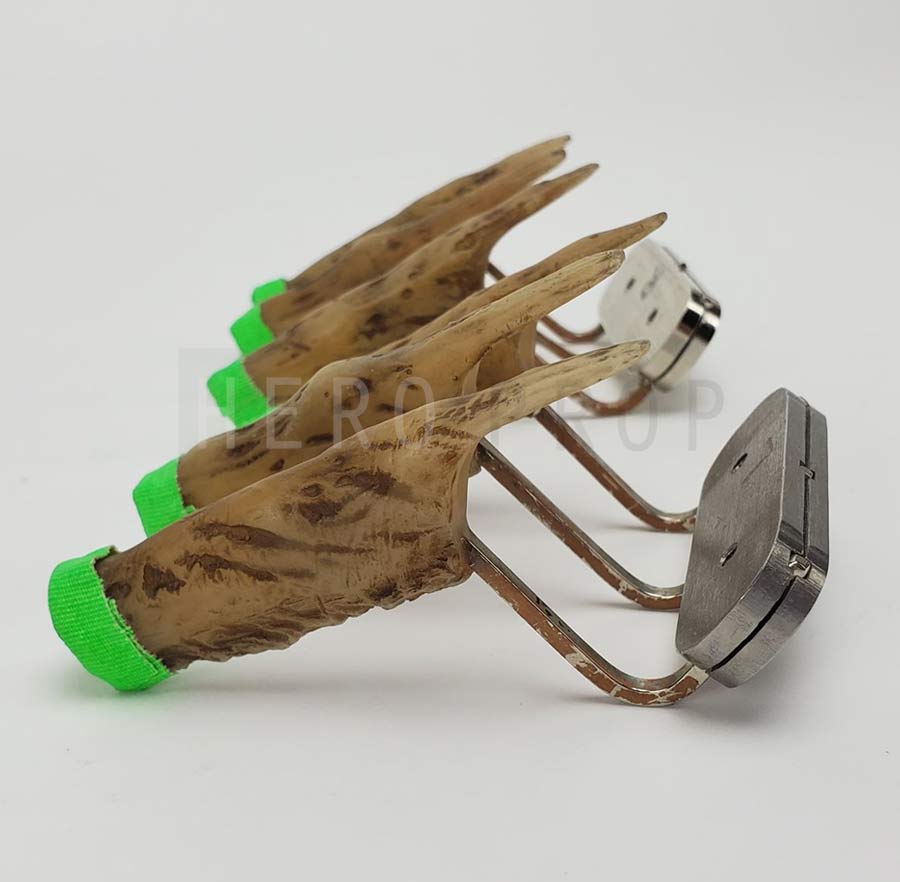 Wolverine CGI Stabbing Bone Claws - HeroProp.com